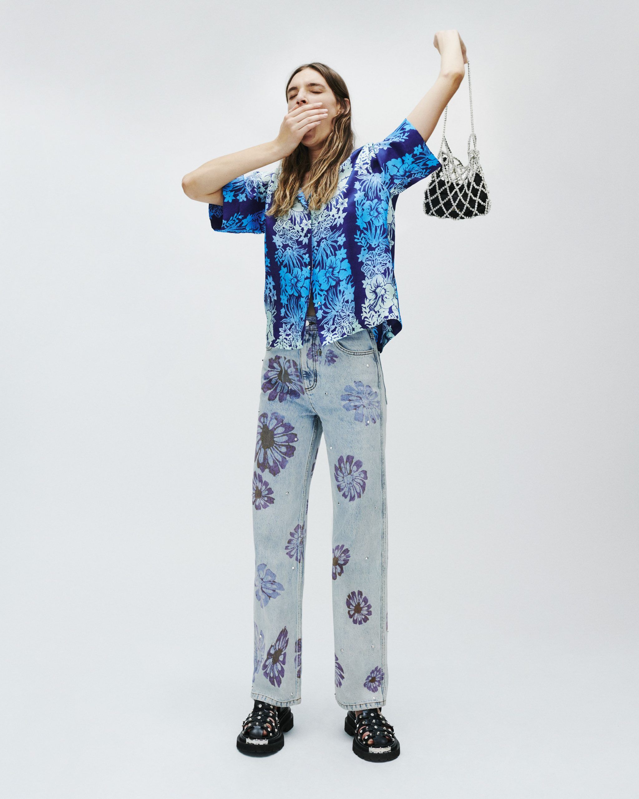 Sandro SS23 คอลเล็กชั่น ที่พูดถึงความฮิปปี้ ความอิสระ และความลื่นไหลทางเพศ