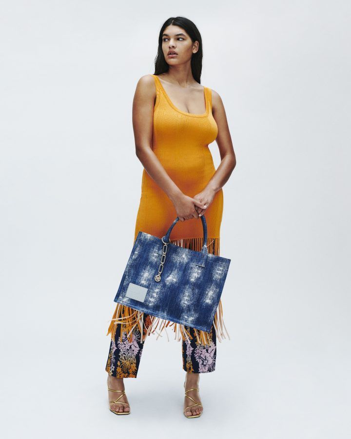 Sandro SS23 คอลเล็กชั่น ที่พูดถึงความฮิปปี้ ความอิสระ และความลื่นไหลทางเพศ