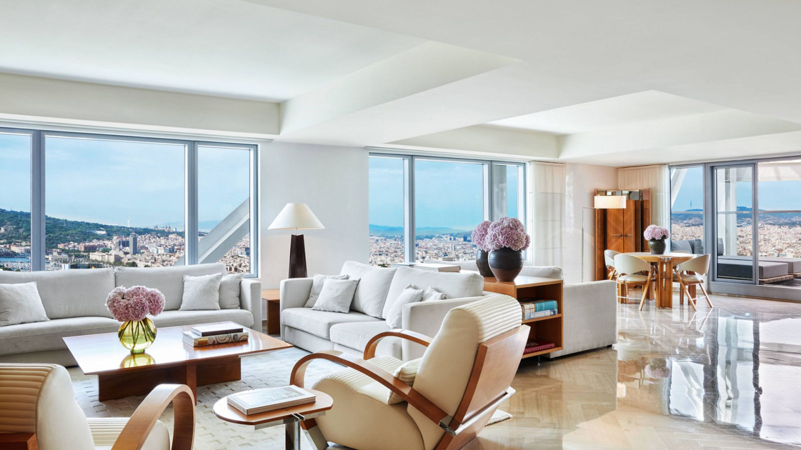 7 ห้อง Penthouses โรงแรมหรู มอบการพักผ่อนเหนือระดับใน ปี 2023