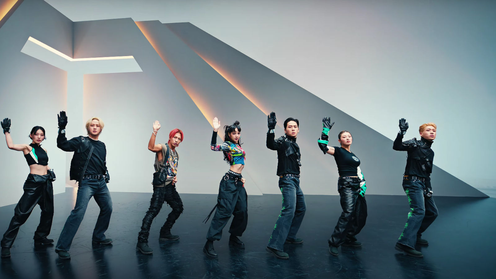 “Shoong!” Taeyang BIGBANG (feat. LISA BLACKPINK) เร็ว แรงส์ ทะลุไมล์