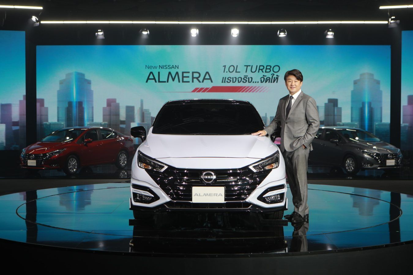 Nissan Almera ใหม่ ปรับโฉมเจาะตลาดรถยนต์คอมแพคซีดาน
