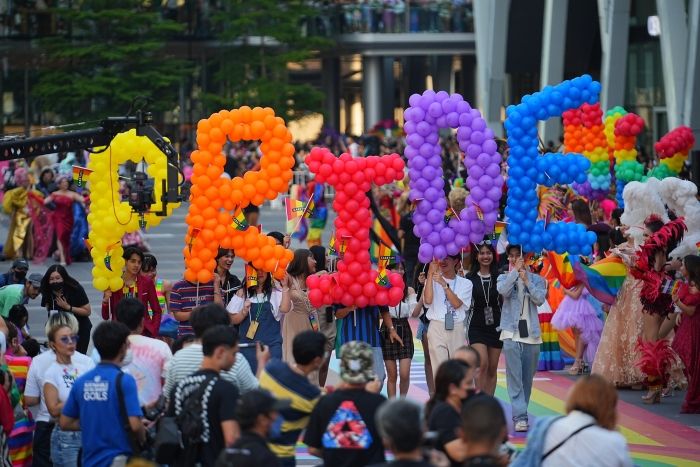 Central World รวม LGBTQIAN+ กว่า 500 ชีวิต ร่วมขบวนพาเหรดสุดยิ่งใหญ่
