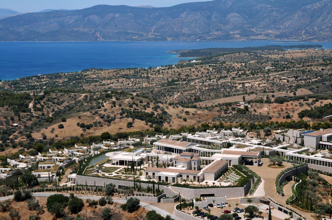 เที่ยว กรีซ เมืองอารยธรรมกรีกโบราณ กับที่พักดุจวิหารเทพเจ้า ณ Amanzoe