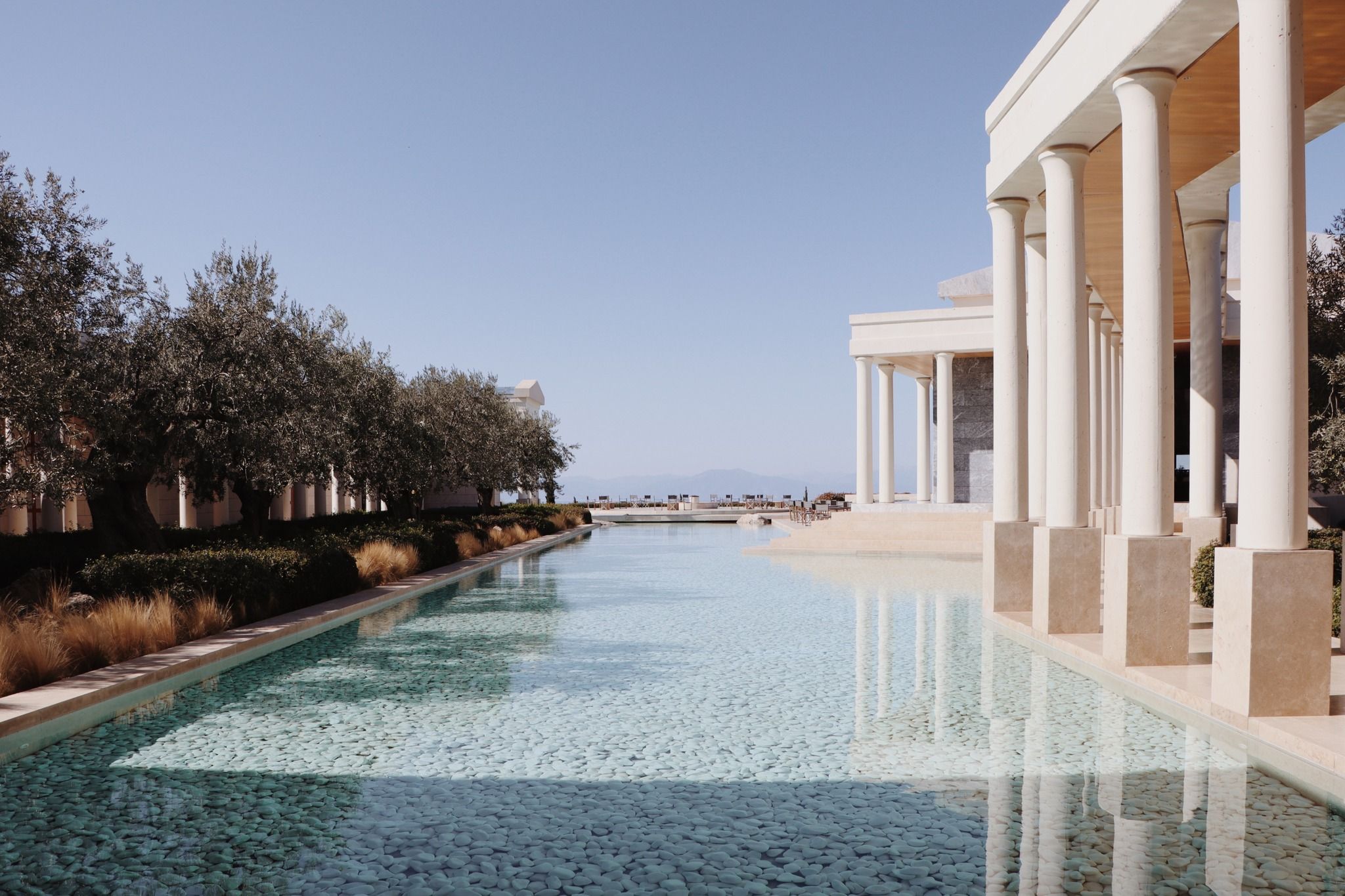 เที่ยว กรีซ เมืองอารยธรรมกรีกโบราณ กับที่พักดุจวิหารเทพเจ้า ณ Amanzoe