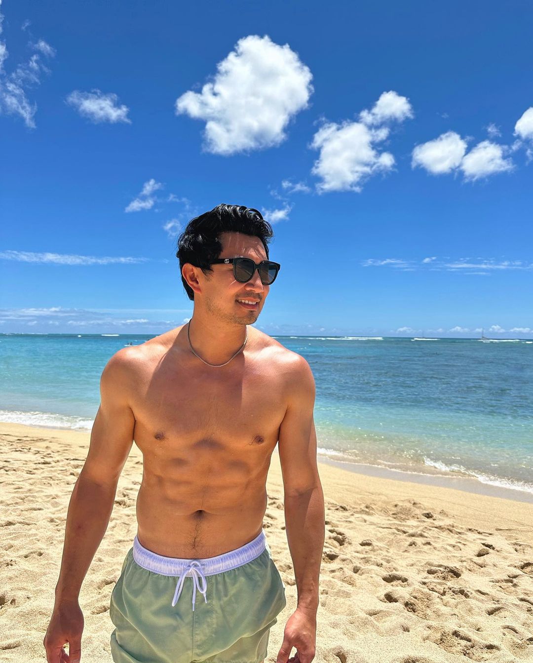 Simu Liu กับแผนการออกกำลังกายที่คุณควรทำตาม