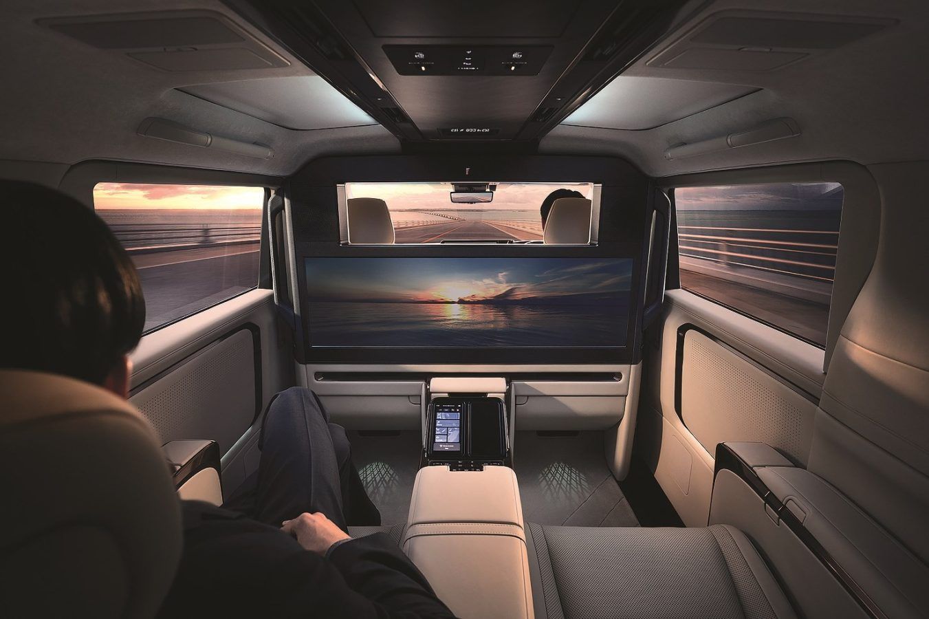 Lexus LM350h ยนตกรรม Luxury Mini Van สุดหรูรุ่นใหม่