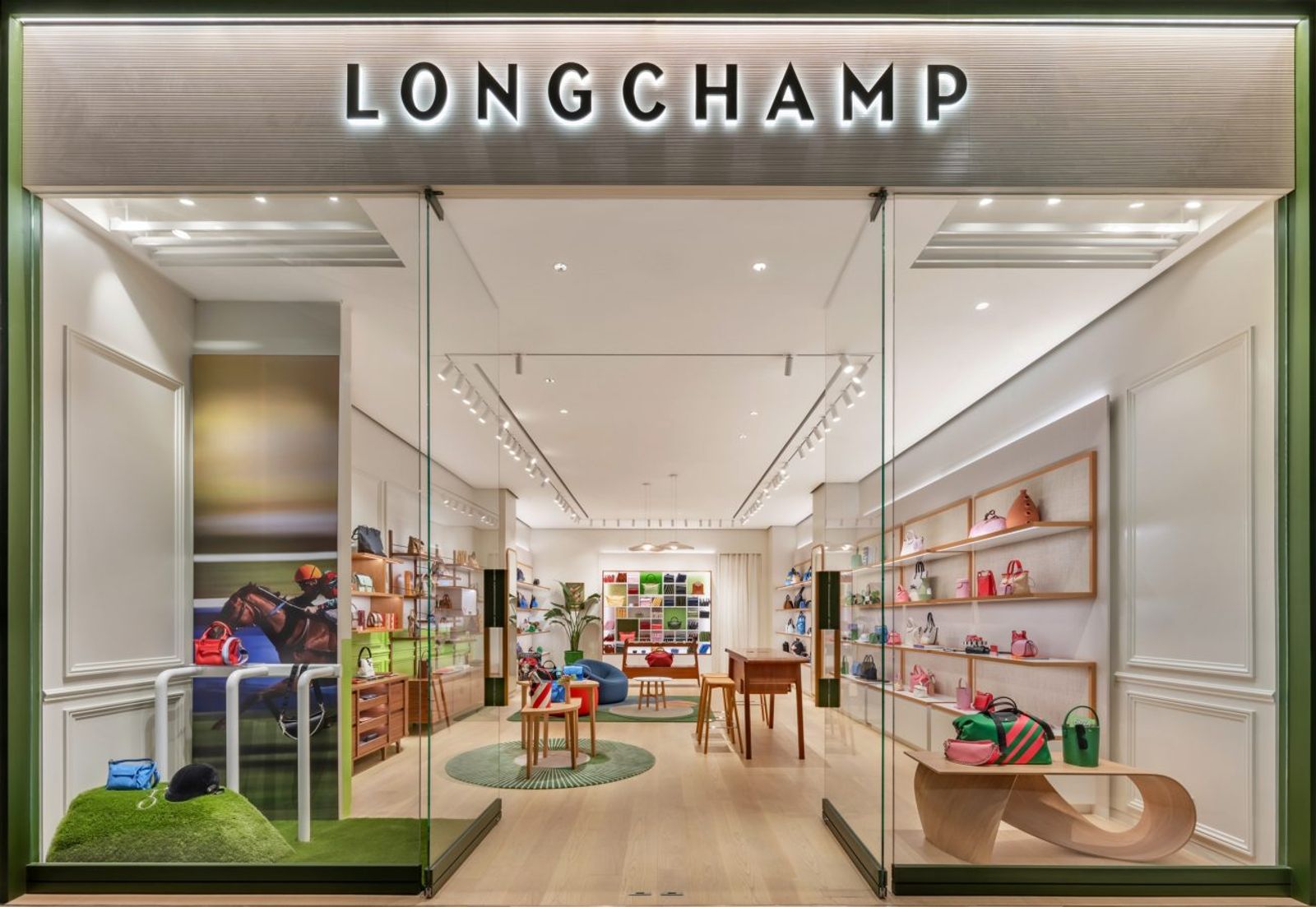 LONGCHAMP เปิดตัวบูทีคคอนเซปต์ใหม่สไตล์ปารีเซียง