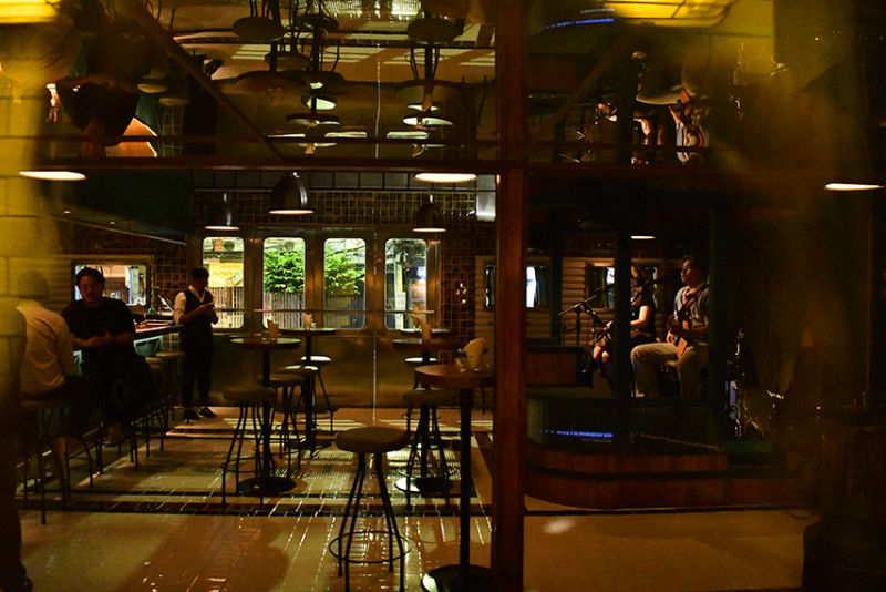 Tripper New Road บาร์มู๊ดดีเปิดใหม่ย่านตลาดน้อย ในไวบ์รถไฟสุดคูล