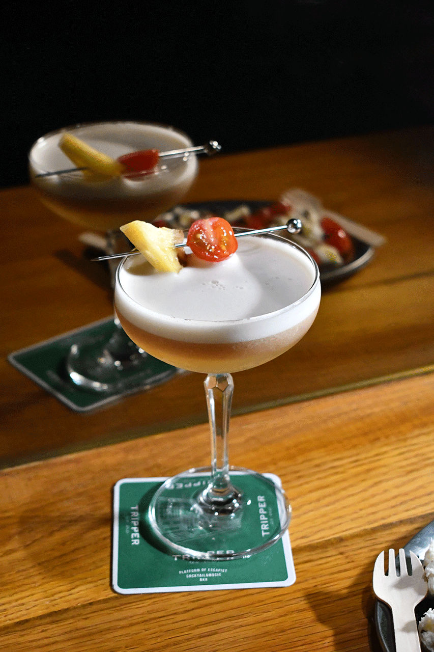 Tripper New Road บาร์มู๊ดดีเปิดใหม่ย่านตลาดน้อย ในไวบ์รถไฟสุดคูล