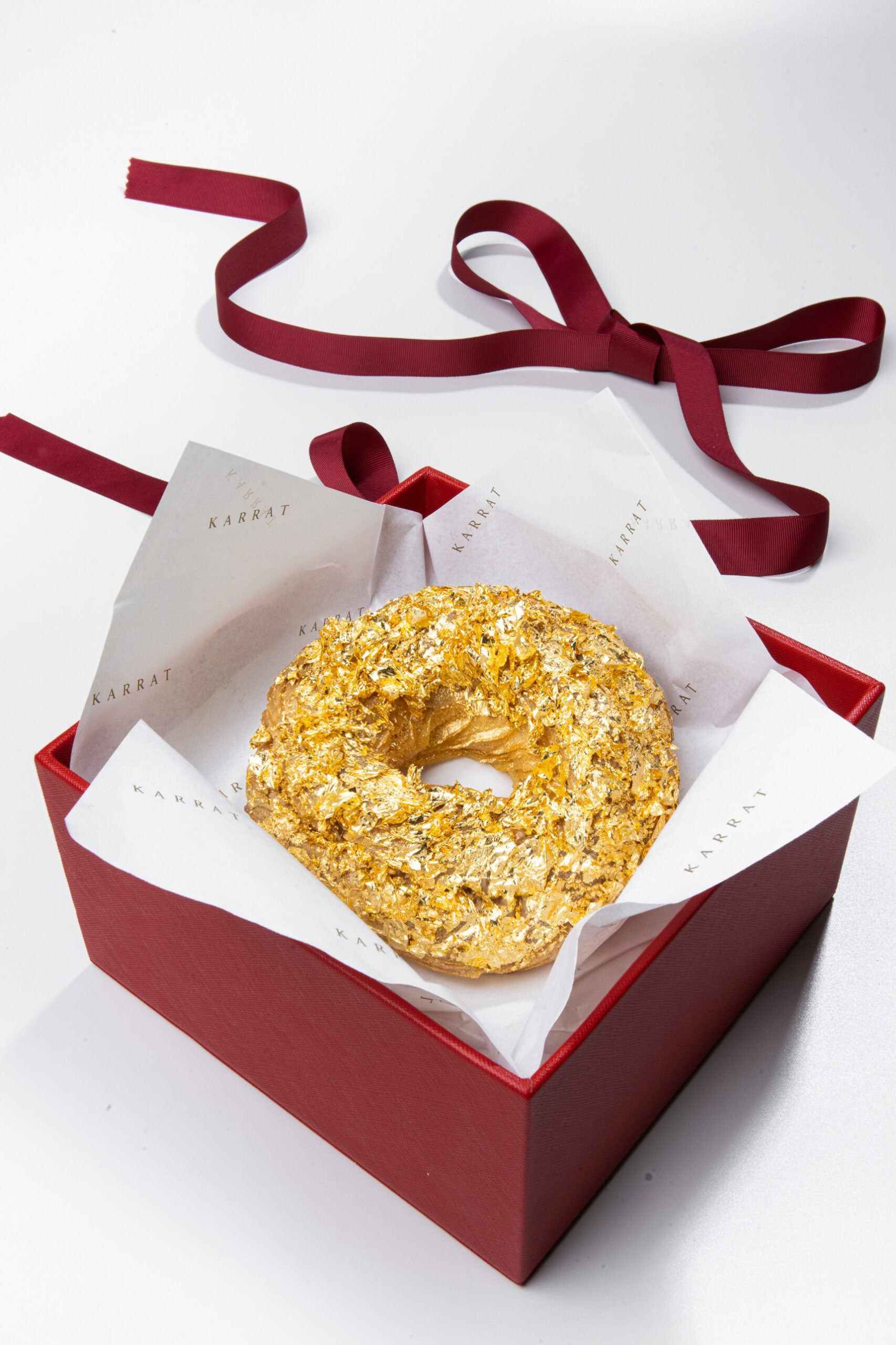 ไอเดียของขวัญเลอค่า ’โดนัททองคำ’ 24 K และเมนูสุด Luxury จาก ร้าน KARRAT