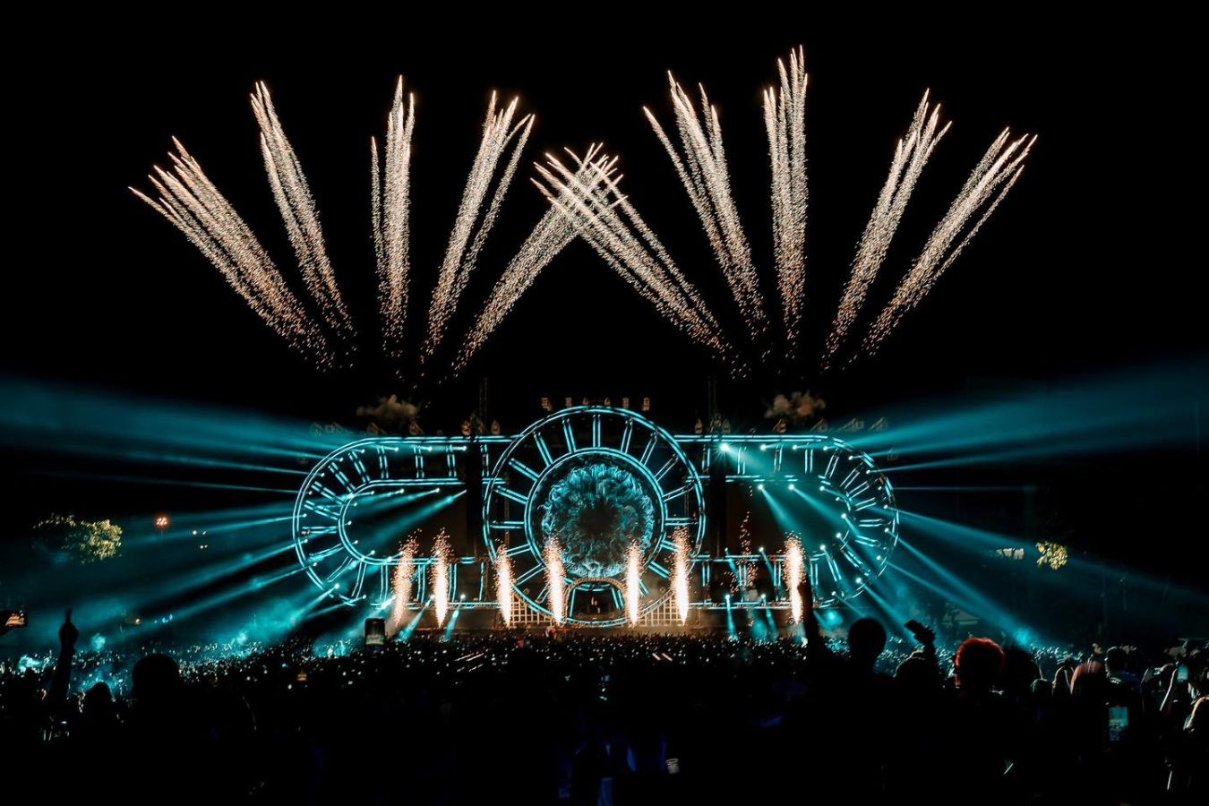 สิ้นปีนี้เหงาได้ไง เตรียมไปมันส์ส่งท้ายปีกับ NEON Countdown Bangkok 2024