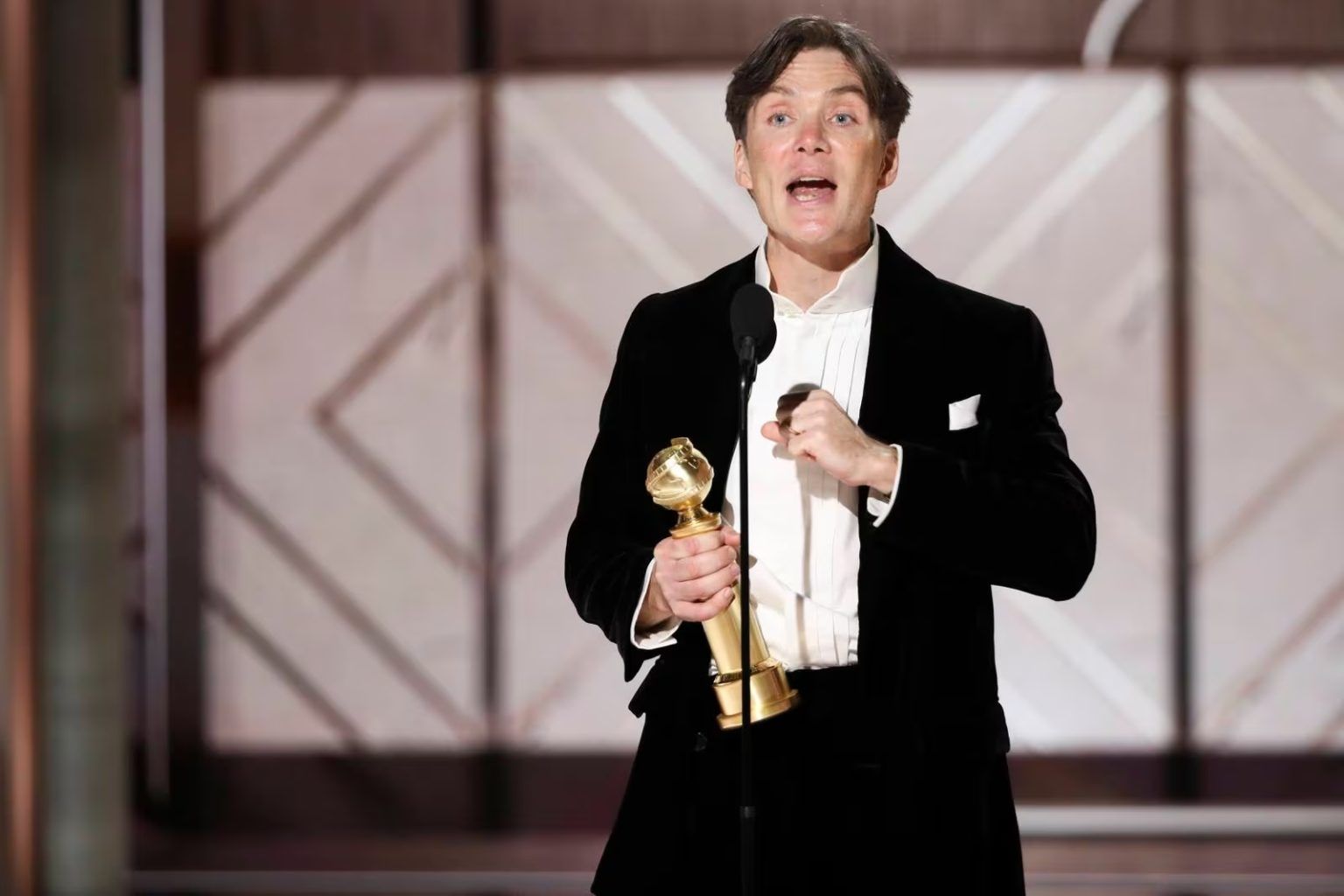 และแล้ว Golden Globes ก็ตกเป็นของ Cillian Murphy นักแสดงชายยอดเยี่ยม