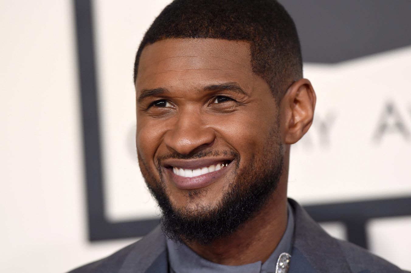 Usher Super Bowl ใน Halftime Show ไอคอน R&B ที่คุณอาจลืมไป เขาคือใคร?