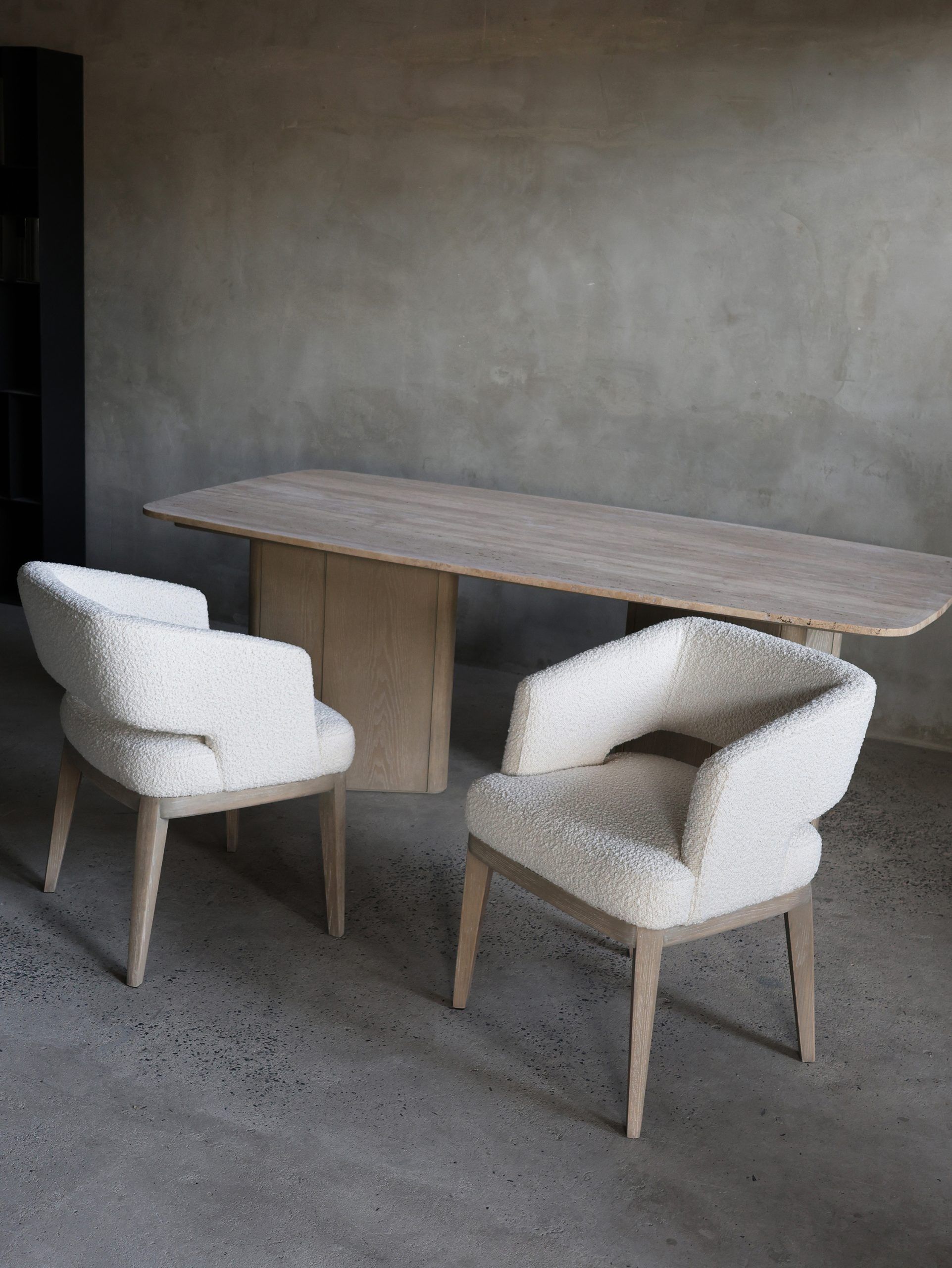 พาชมด้านในแฟล็กชิพแกลอรี่แห่งใหม่ของ Vertier แบรนด์เฟอร์นิเจอร์สัญชาติไทย