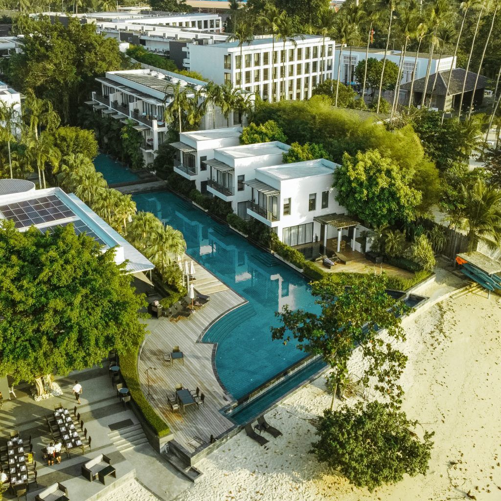 รวม 5 ที่พักเกาะช้าง สถานที่หลบร้อนติดทะเล ใน Summer นี้!