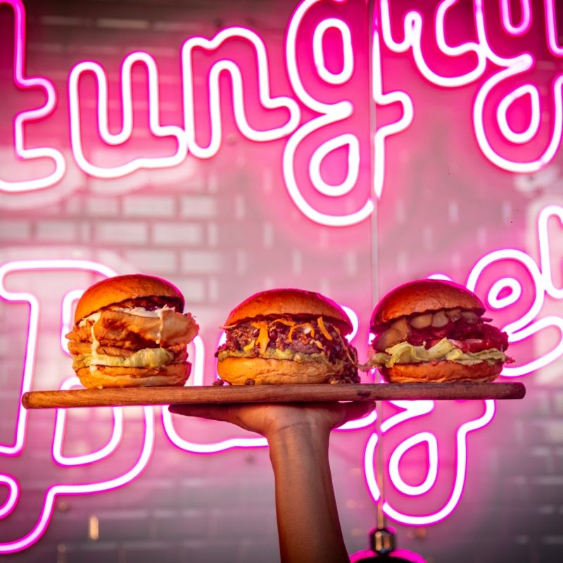 Courtyard by Marriott Bangkok พร้อมเสิร์ฟความอร่อย Big Bite Burger Bar