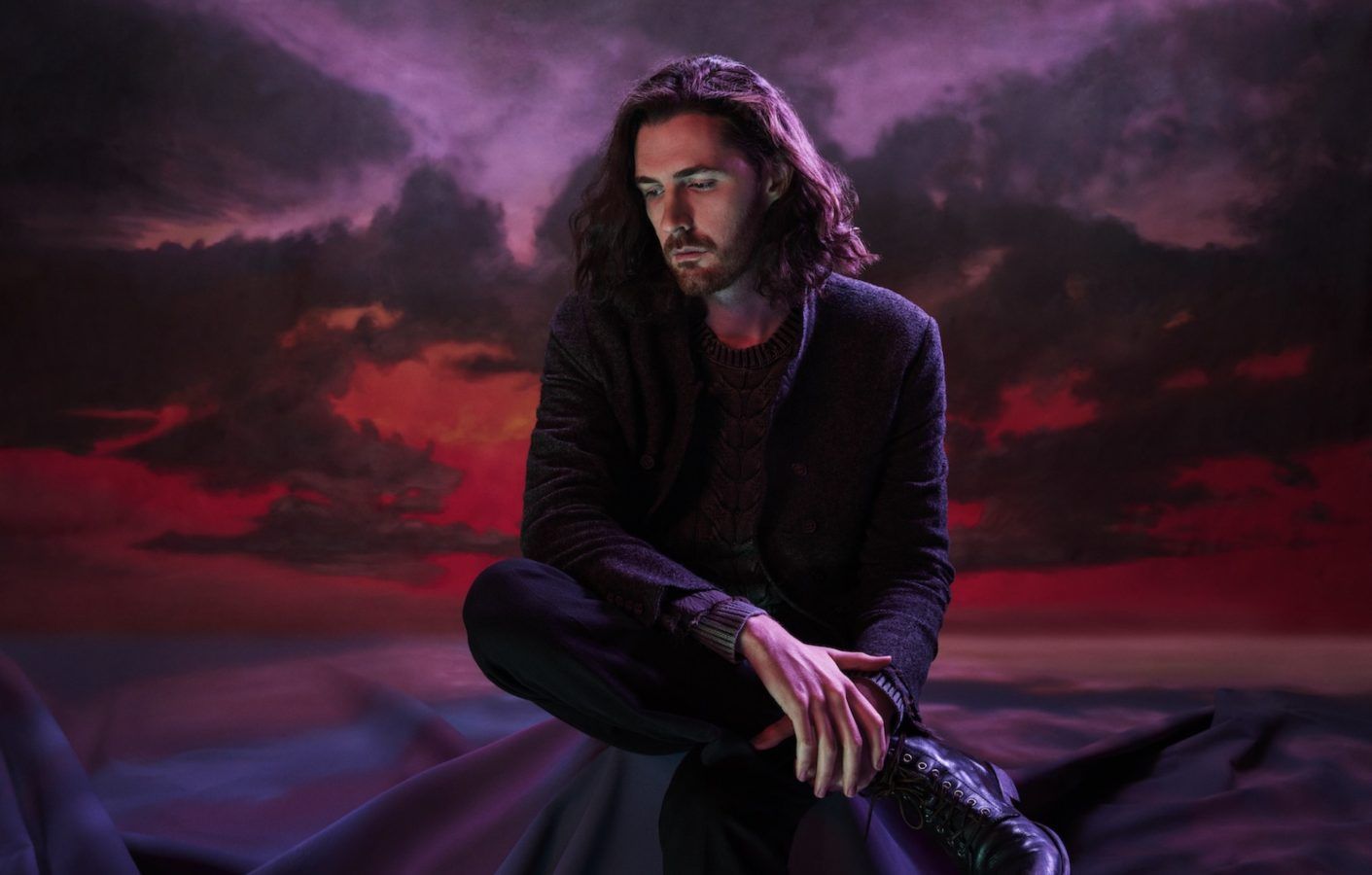 การกลับมาของ Hozier ในเพลง Too Sweet และการไต่ขึ้นชาร์ต Billboard