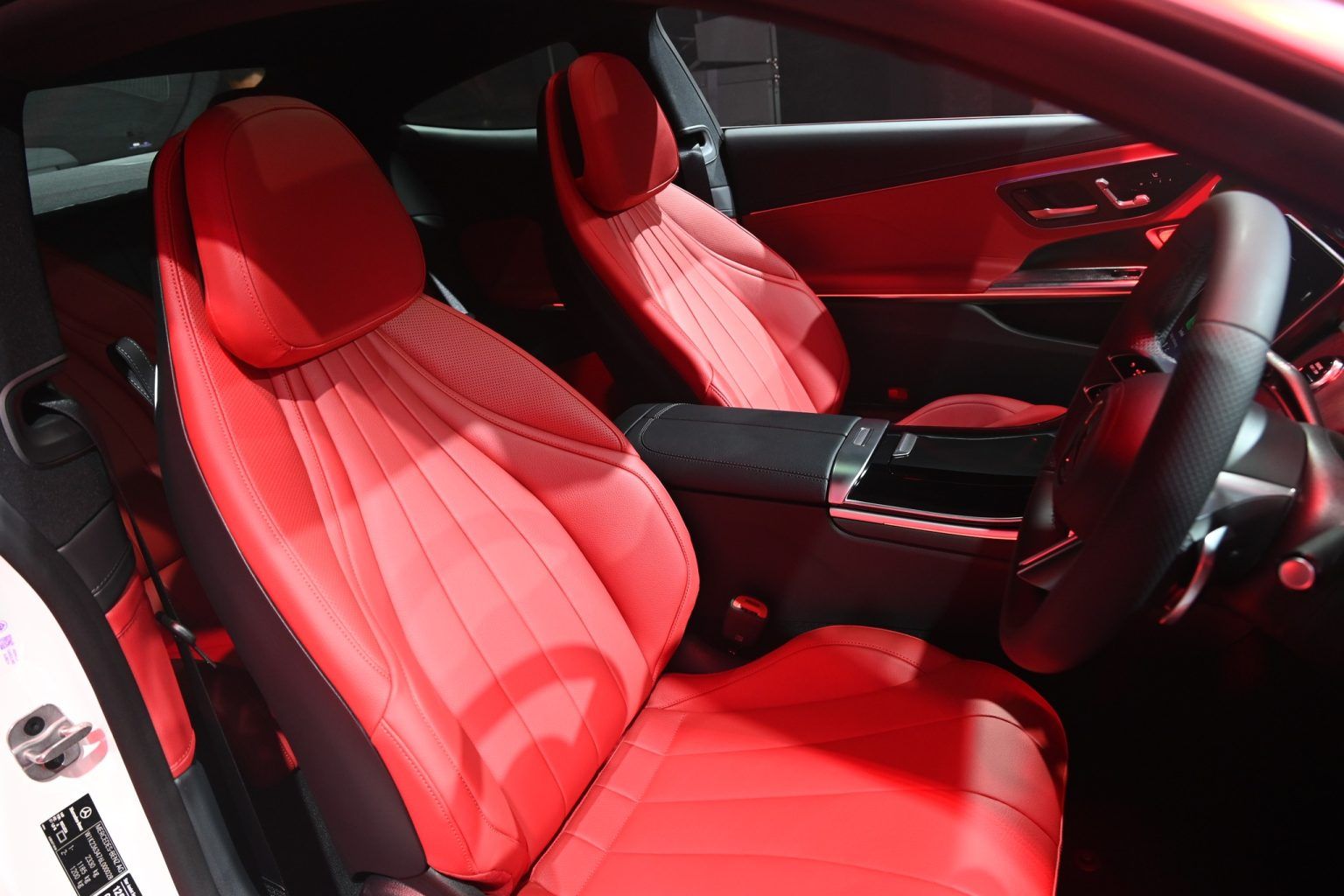 Mercedes-Benz CLE 300 และ AMG CLE 53 สองสตาร์ใหม่แห่งดาวสามแฉก