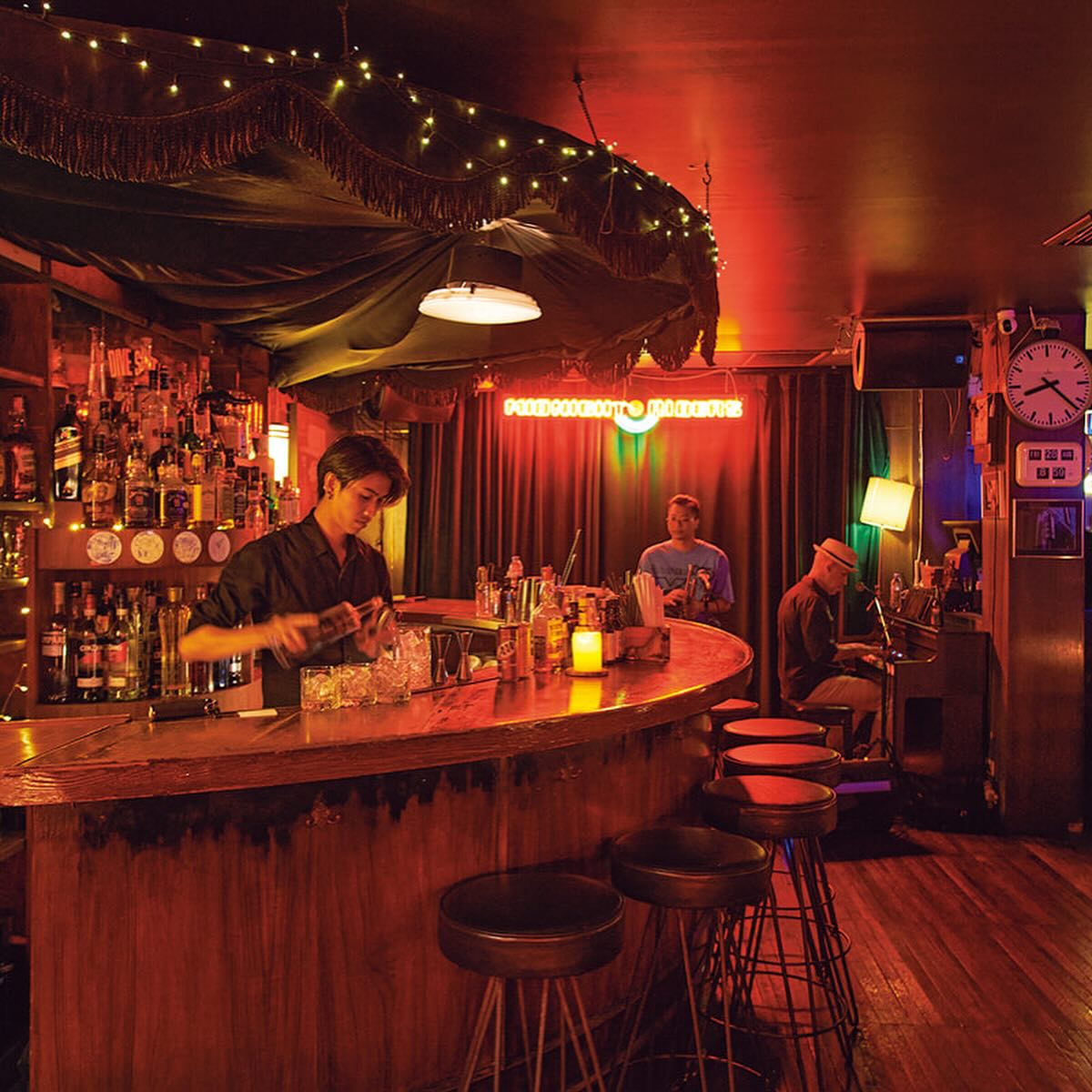 บาร์สำหรับคนโสด เที่ยวคนเดียวชิล ๆ ไม่ง้อใคร