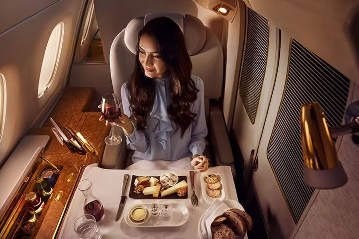 Top 5 ที่นั่งชั้น First Class สุดพรีเมียมของ 5 สายการบิน