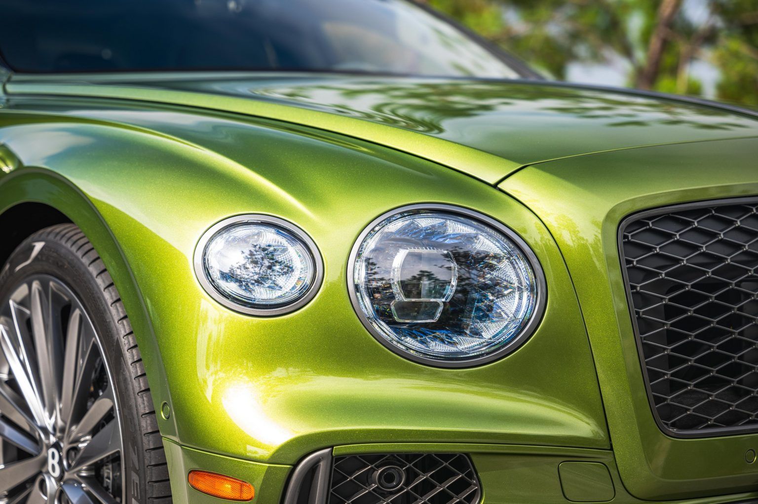 Bentley Flying Spur Speed เปิดตัวพร้อมกับการมาของสีใหม่ Tourmaline Green