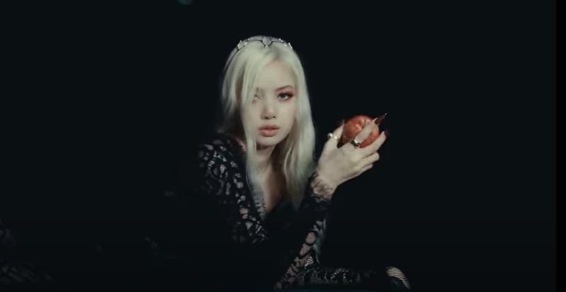 แซ่บไฟลุก! พร้อมสะกดทุกสายตา ‘Born Again’ MV ตัวเต็ม เพลงใหม่จาก Lisa