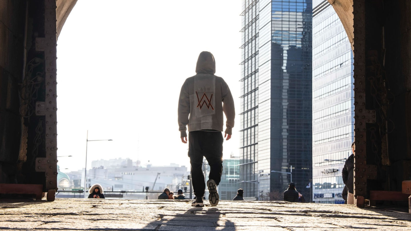 ทำความรู้จักและเพลงฮิต 'Alan Walker' ก่อนได้เจอตัวจริงในงาน S2O สงกรานต์นี้!