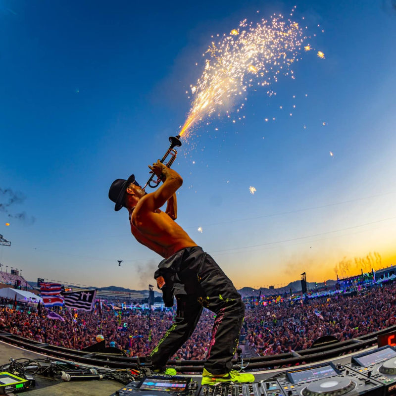 พาไปรู้จักดีเจอารมณ์ดี “Timmy Trumpet” ก่อนไปสนุกสุดเหวี่ยงที่งาน ‘S2O'