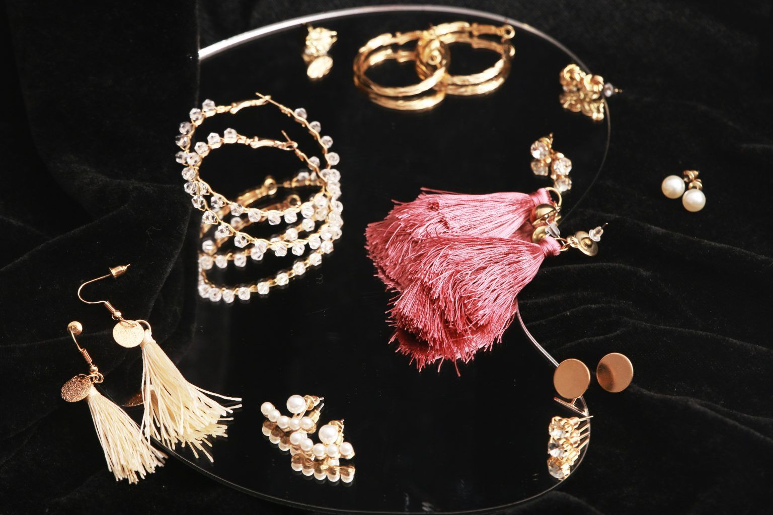 Statement Accessories เครื่องประดับมาแรง ปี 2025 เปลี่ยนลุคให้ดูโดดเด่น