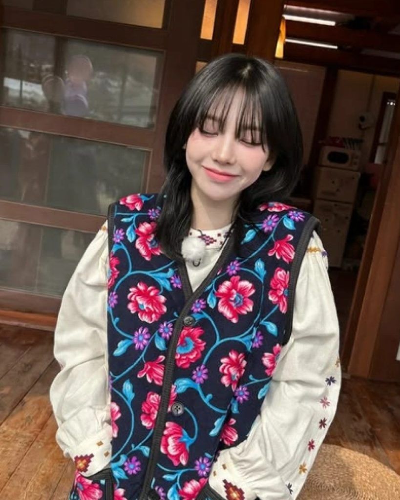 Kimjang Vest จากเสื้อป้าเกาหลีสู่เทรนด์ไวรัลเมื่อ Jennie และ Karina เลือกใส่