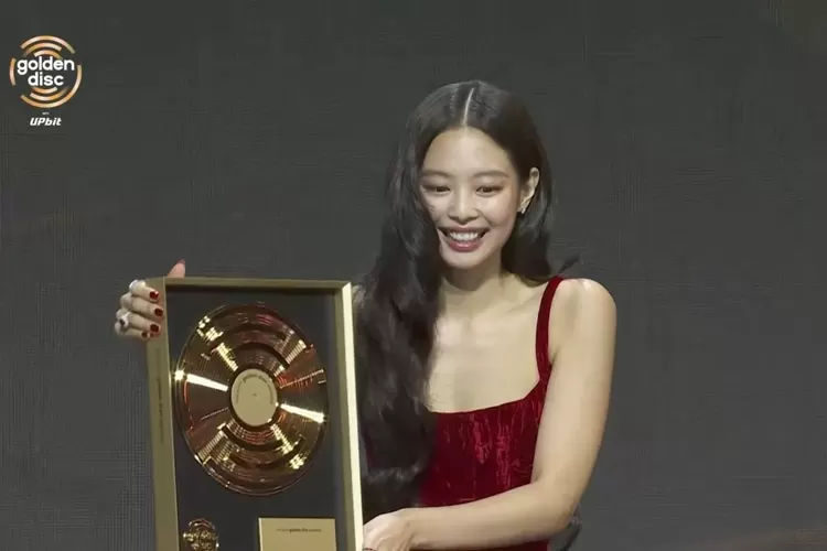 JENNIE กวาด 4 รางวัล พร้อมโชว์ปิดสุดอลังการที่ Golden Disc Awards 2026