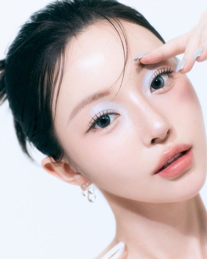 ทำไมใครๆ ก็คลั่งรัก 'Icy Makeup Look' พร้อมวิธีแต่งตามแบบง่ายๆ