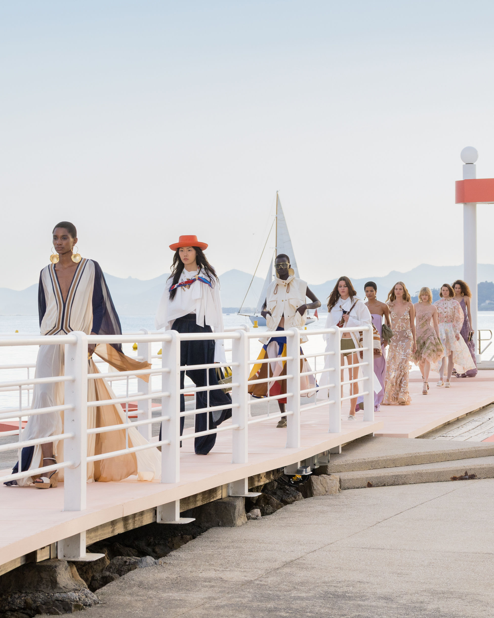เจาะ ZIMMERMANN คอลเลกชั่น Cruise 2027 ถ่ายทอดจิตวิญญาณแห่งการแล่น ...